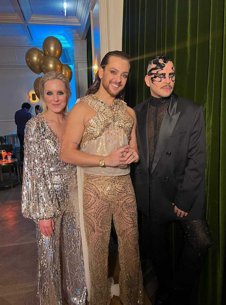 LIP 24—Tulip Berry – LONI BAUR